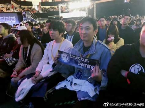 209万耳光与王思聪消失的帝国熊猫直播王思聪香蕉新浪新闻