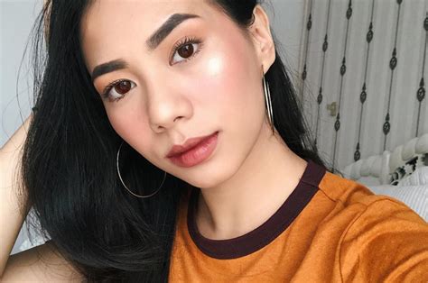 5 Kesalahan Tanpa Disadari Sering Dilakukan Saat Memakai Pensil Alis Cewekbanget