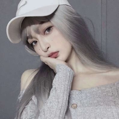 委屈头像女 流泪的图片伤感 5 伤感说说吧