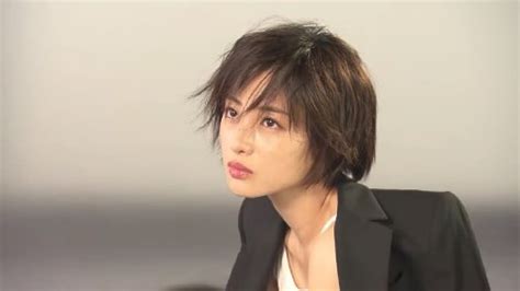 石原里美产后复出新剧：短发造型英姿飒爽 游民星空