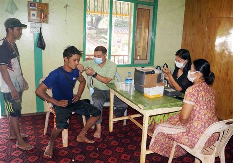 ဆီဆိုင်တွင် ကိုဗစ် ၁၉ ကာကွယ်ဆေး ဒုတိယအကြိမ်ထိုးနှံပေး Information And Public Relations Department