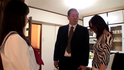 近所の三十路妻と好奇心旺盛な娘と真面目で地味な母親はそそり立つチ ポを見てしまった。 079231 人気av女優観察日記 無料アダルト動画大全集