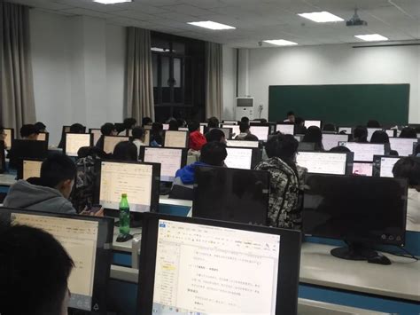 【芯动态】青马学员在微机实验室的首次培训开始啦！