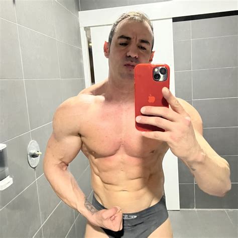 Space Sex主播：免费直播性爱表演和聊天 Stripchat