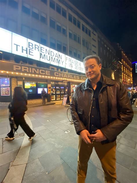 Брендан Фрейзер неожиданно появился на показе фильма «Мумия Пикабу