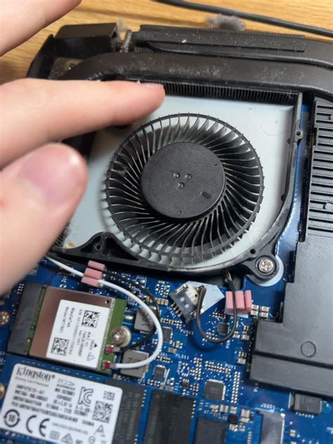 gpu fan… stuck it s barely spinning compared to the cpu fan r