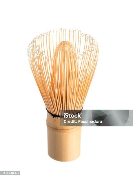 대나무 말차 거품기 또는 차센 리미티리리 리모컨 화이트 가루로 빻은에 대한 스톡 사진 및 기타 이미지 가루로 빻은 거품기 건강한 식생활 Istock