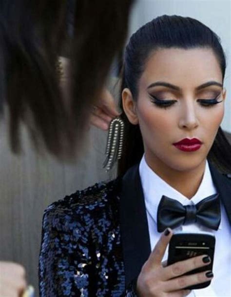 Smokey Eyes With Red Lips Thats Sensous And Seductive Hike N Dip Red Lips Pink Eyes Party Makeup