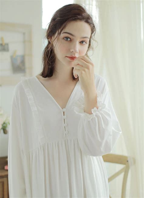 Plus Size Vintage Victorian Bridal Nightgown Plus Size Renaissance Gown Chemise Sleepwear Robes
