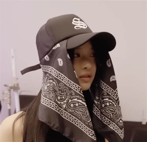 [잡담] 하니 이거 내가 쓰면 햇빛가리개 농사 모자쓴줄 알듯 인스티즈 Instiz 연예 카테고리