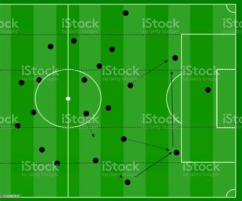 축구 게임 전술 구성표 게임의 계획 전략 전술 칠판에 적는다 설계에 적합 합니다 블랙 보드에 벡터 분필 그래픽 개념에 대한 스톡