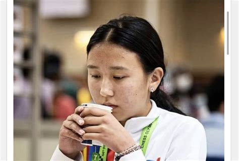 17 настай Монгол охин Б Мөнгөнзул “ДЭЛХИЙН ШАТРЫН АВАРГА” боллоо Tac Mn