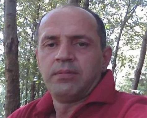 მანქანა ისე იყო და­ზი­ა­ნე­ბუ­ლი რომ მისი გაჭ­რა გახ­და სა­ჭი­რო რომ ამო­ეყ­ვა­ნათ სტიქიას