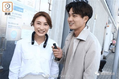 被周嘉洛笑“狗样”！林夏薇老公让路揽三个爱犬狗狗pet依家会