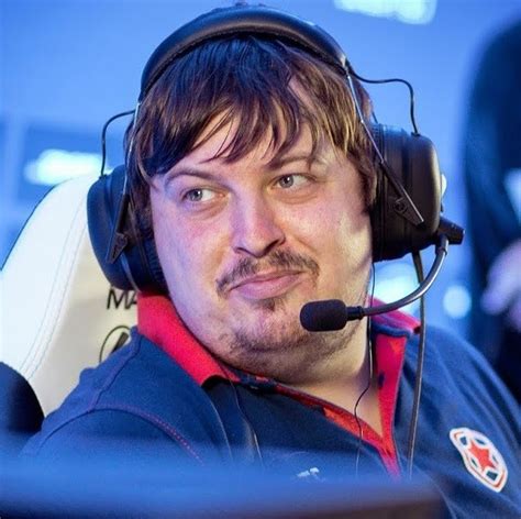Dosia «В Gambit зарплата была больше 10 тыс когда мы находились в топ‑5 мира Esportsnews
