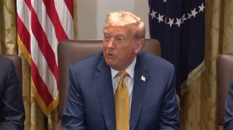 트럼프 한국 콕 집어 압박…방위비 스스로 부담해야