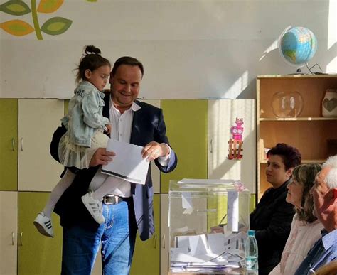 Николай Григоров гласува за по доброто бъдеще на нашите деца и внуци Gabrovo News