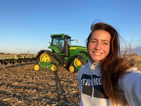 Inside Laura Farms Net Worth Relationships And Biography