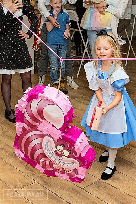 Фотозона Алиса в стране чудес Праздник Проказник