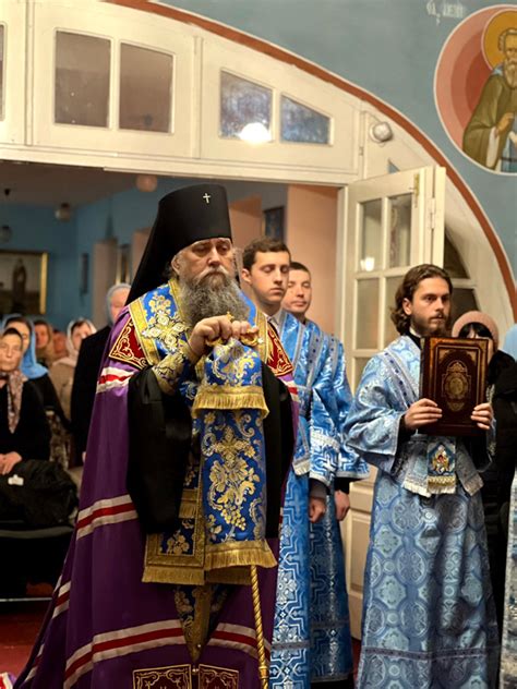 На свято Введення Пресвятої Богородиці в семінарському храмі звершено святкове богослужіння