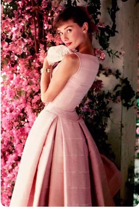 Pin By Victor M P On Audrey Hepburn Audrey Hepburn Photos Audrey