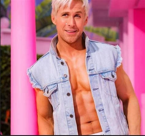 Как Райън Гослинг направи железни мускули заради ролята на куклата Кен