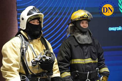 ОБЕГ Хуурай хувцас нь өндөр үнэтэй учир дөрвөн аврагч тутмын нэг нь усны хувцастай Dnn Mn