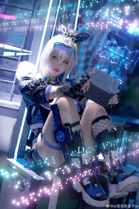 Silver Wolf cosplay by @w百合欧皇子w : r/HonkaiStarRail