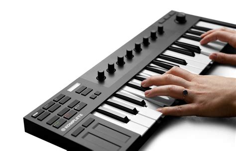 native instruments komplete kontrol m32 controller keyboard