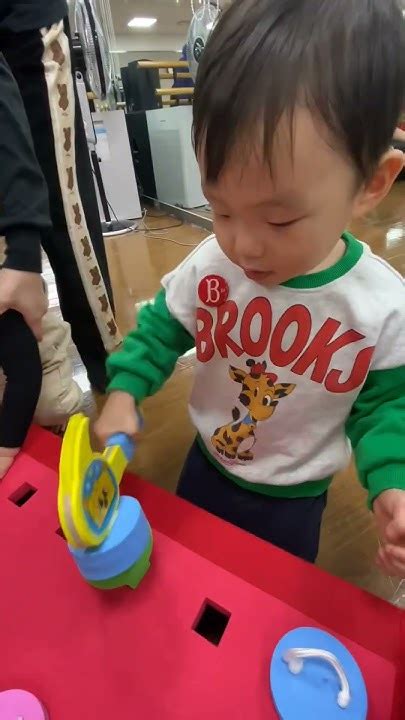 문센에서 못 박는 놀이 28개월아기 Youtube