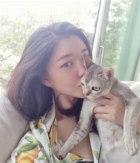 최태원 동거녀 김희영 손잡고 루이뷔통 행사 참석 함께 공식석상 포토타임은 이번이 처음 짤뉴스