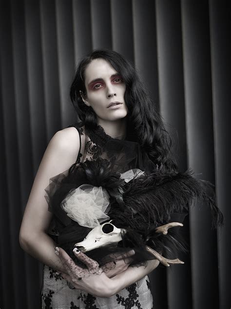 葡萄牙ashes To Ashes时尚人像 烟飞烟灭