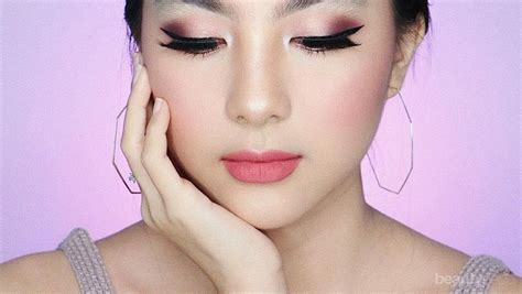Cara Make Up Mata Dengan Eyeshadow Hitam Saubhaya Makeup