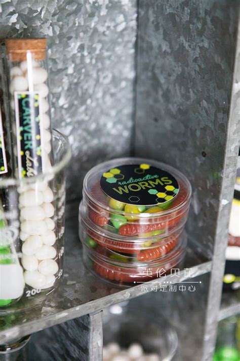 科学实验室主题生日派对 英伦贝芘