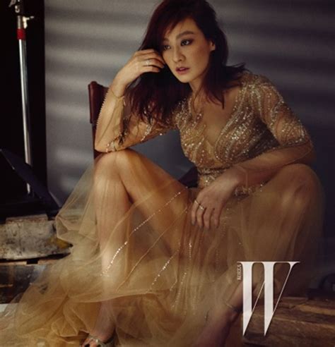 이미연 쩍벌녀 콘셉트 눈을 어디에 둬야 할지 연예 기사 더팩트