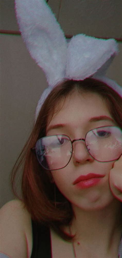 Девушка зайчик Очки Пино