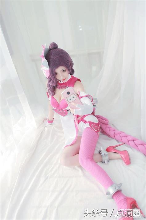 王者榮耀阿珂cosplay，粉紅色網襪的阿珂，你喜歡嗎？ 每日頭條