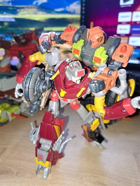 Meanwhile On The Planet Of Junk R Transformers