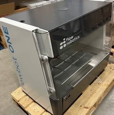 Flow Robotics Flowbot One Pipetting Robot For PCR Plates LabMakelaar Benelux