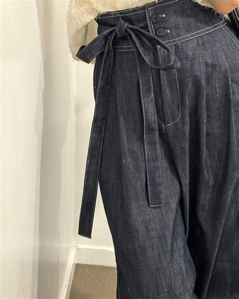 셀리 하이웨스트 논페이드 데님 핀턱 밴딩 빅사이즈 비죠 랩 리본 롱 와이드 팬츠