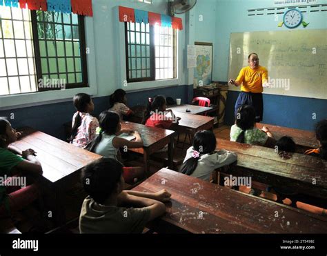 Community Service Project Desron 15 Destroyer Squadron 15 Goodwill