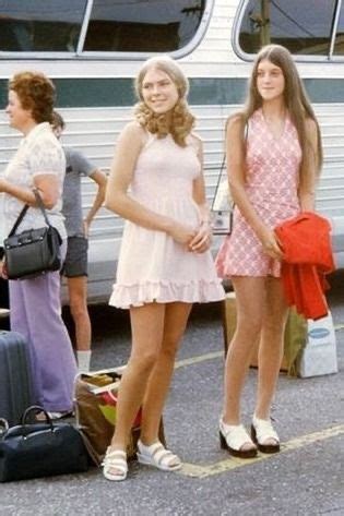 Decades Fashion 60s And 70s Fashion 70s Inspired Fashion Retro