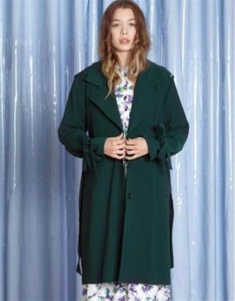 Тренч — цена 750 грн в каталоге Плащи Купить женские вещи по доступной цене на Шафе Украина