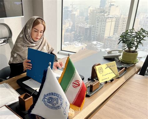 چرا یک وکیل زن استخدام کنید مریم نصراللهی وکیل پایه یک دادگستری