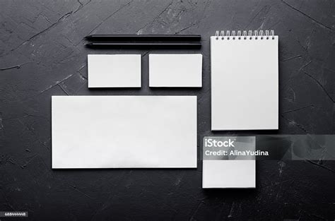 기업의 정체성 템플릿 어두운 회색 콘크리트 텍스처에 편지지 브랜딩 그래픽 디자이너 프레 젠 테이 션 및 포트폴리오에 대 한 조롱