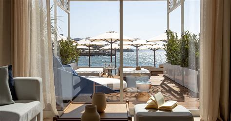 Куда поехать в августе