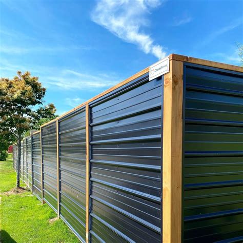 รวม 35 ไอเดียทำ “รั้วสังกะสี” สร้างพื้นที่ส่วนตัว สวยด้วยงบประหยัด