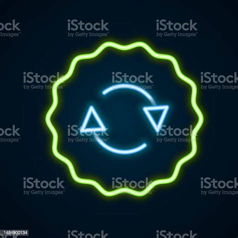 빛나는 네온 라인 검은 색 배경에 격리 된 기호 아이콘을 재활용합니다 원형 화살표 아이콘입니다 환경 재활용은 녹색으로 이동합니다
