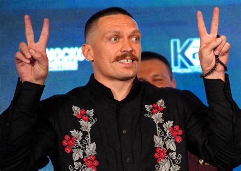 Стало відомо скільки років ще боксуватиме Усик