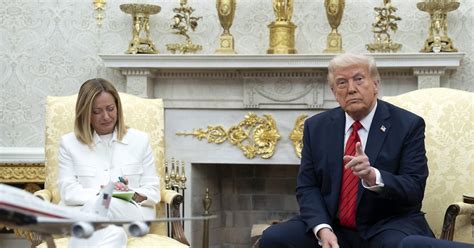 트럼프 다른 나라가 관세 협상하길 더 원해…결정은 우리가 해 종합